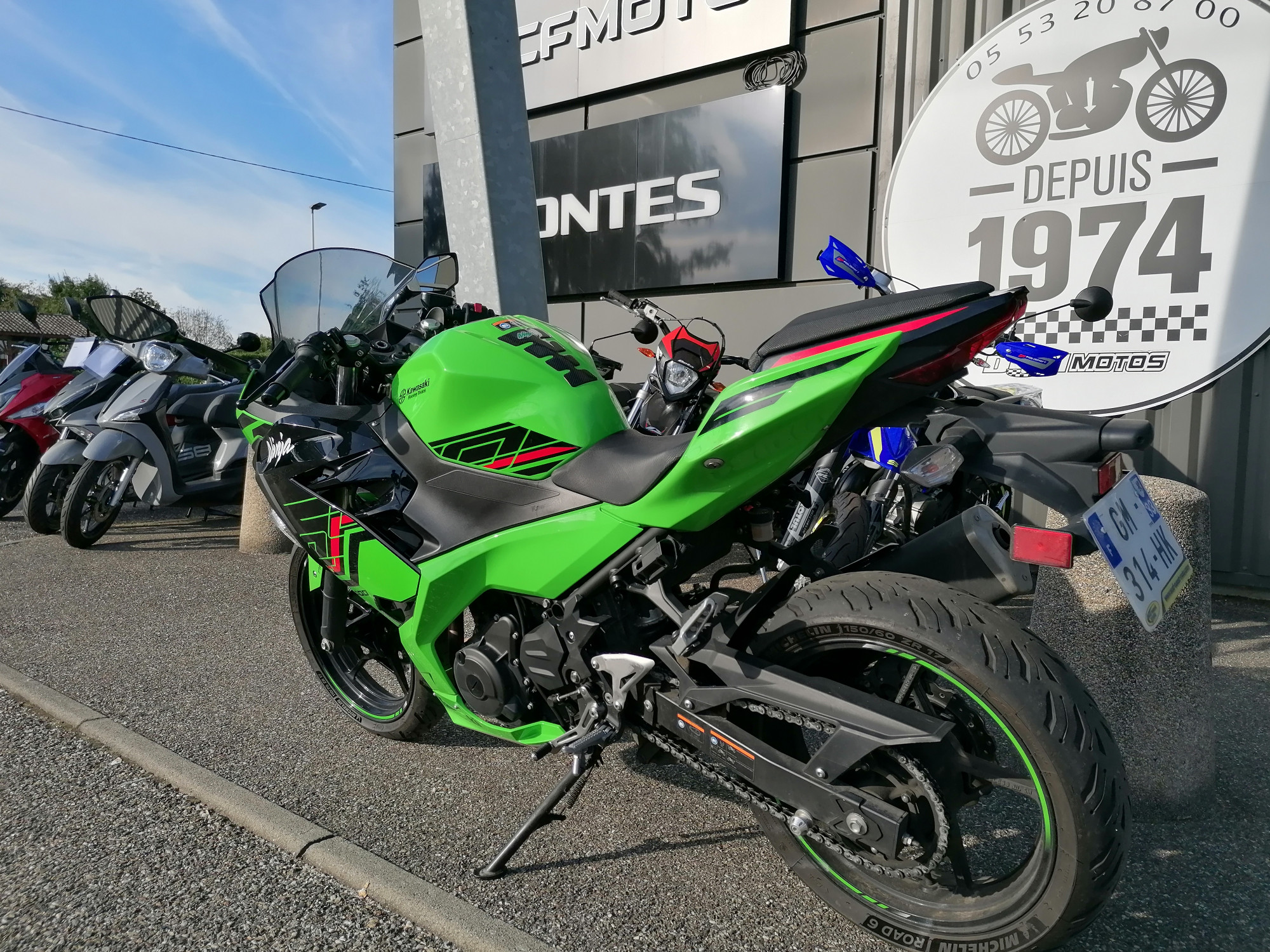 NINJA 400
